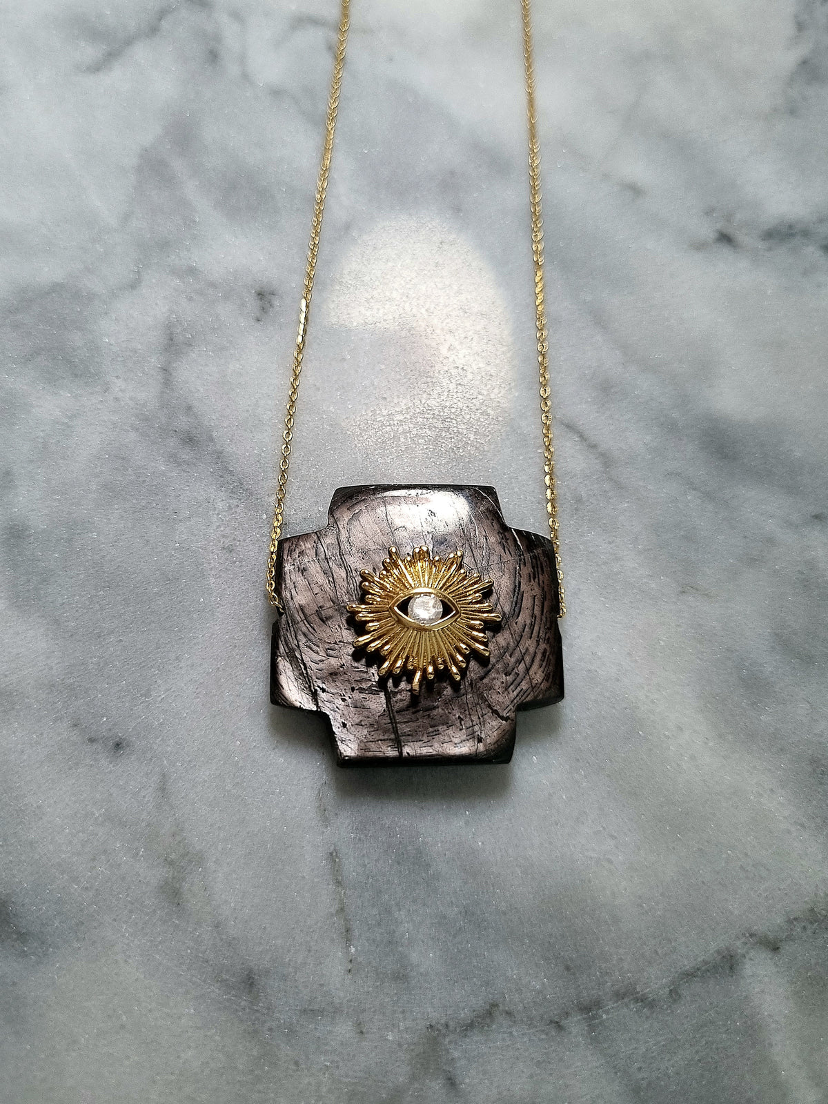 Black Shell Sunny Eye | Ladybangbang